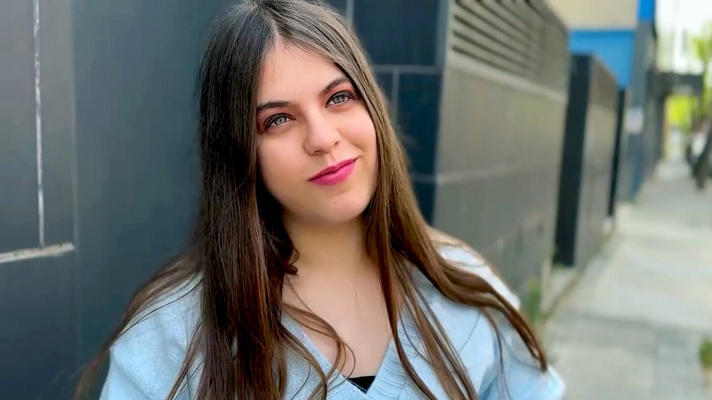 Laura Baby | Pilladas en la calle Online