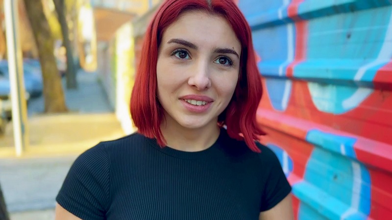 Laura Love | Pilladas en la calle Online