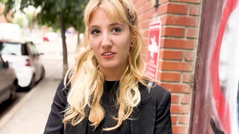 Chloee | Pilladas en la calle Online